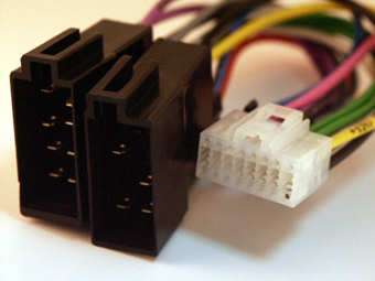 Kostka ISO do radia z serii ALPINE 7513 i innych (KS17511)